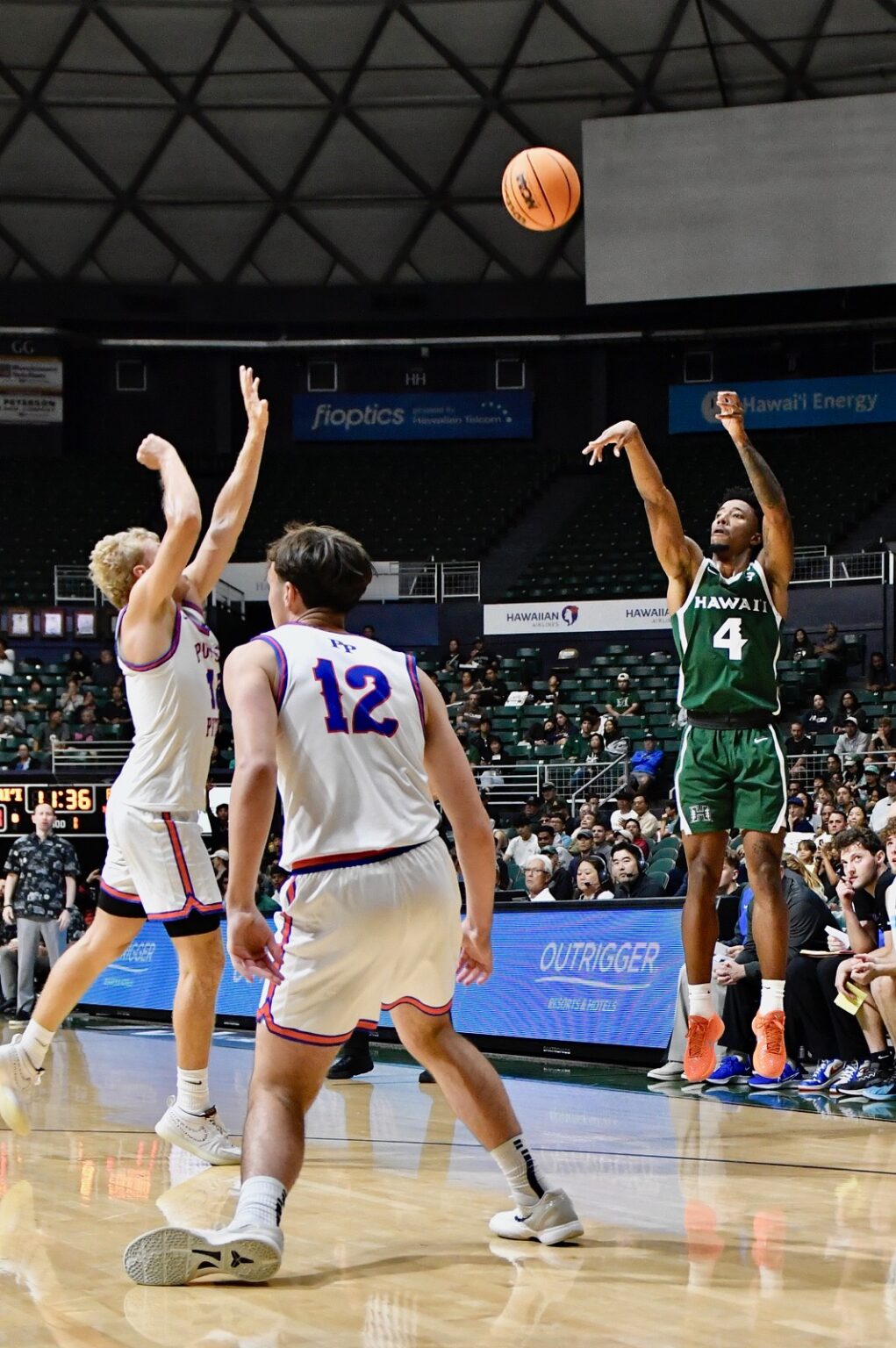 Warriors shoot past CS Bakersfield, 89-74 – Warrior Insider